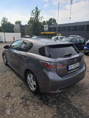 Серый Лексус CT 200h 2012 в Вильнюс, объемом двигателя 1.80 л и пробегом 297 тыс. км за 5999 €, фото 4 на AUTOMOTO.COM.LV