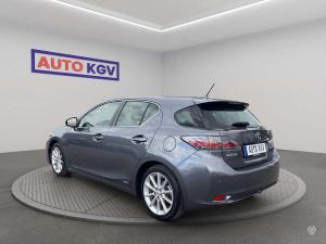 Grey Lexus CT 200h 2012 in Vilnius, with an engine capacity of 1.80 L and mileage of 312 thousand km for 8799 €, photo 4 on AUTOMOTO.COM.LV