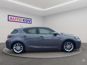 Grey Lexus CT 200h 2012 in Vilnius, with an engine capacity of 1.80 L and mileage of 312 thousand km for 8799 €, photo 7 on AUTOMOTO.COM.LV