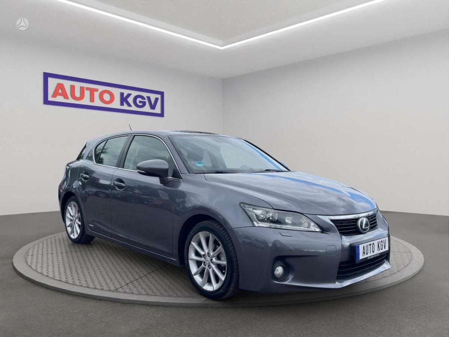 Grey Lexus CT 200h 2012 in Vilnius, with an engine capacity of 1.80 L and mileage of 312 thousand km for 8799 €, photo 8 on AUTOMOTO.COM.LV