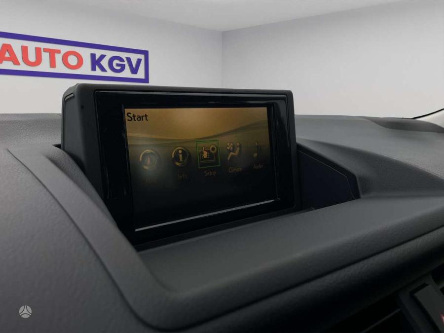 Grey Lexus CT 200h 2012 in Vilnius, with an engine capacity of 1.80 L and mileage of 312 thousand km for 8799 €, photo 18 on AUTOMOTO.COM.LV