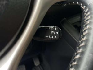 Grey Lexus CT 200h 2012 in Vilnius, with an engine capacity of 1.80 L and mileage of 312 thousand km for 8799 €, photo 19 on AUTOMOTO.COM.LV