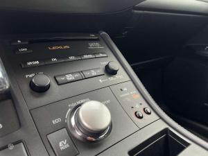 Grey Lexus CT 200h 2012 in Vilnius, with an engine capacity of 1.80 L and mileage of 312 thousand km for 8799 €, photo 21 on AUTOMOTO.COM.LV