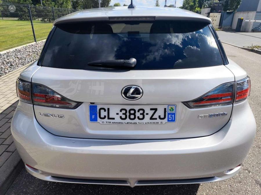 Серый Лексус CT 200h 2012 в Каунас, объемом двигателя 1.80 л и пробегом 260 тыс. км за 7850 €, фото 6 на AUTOMOTO.COM.LV