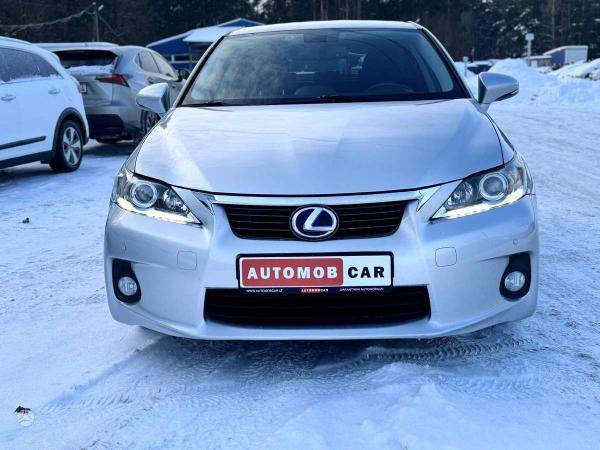 Grey Lexus CT 200h 2013 in Vilnius, with an engine capacity of 1.80 L and mileage of 159 thousand km for 9650 €, photo 2 on AUTOMOTO.COM.LV