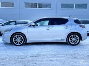Grey Lexus CT 200h 2013 in Vilnius, with an engine capacity of 1.80 L and mileage of 159 thousand km for 9650 €, photo 8 on AUTOMOTO.COM.LV