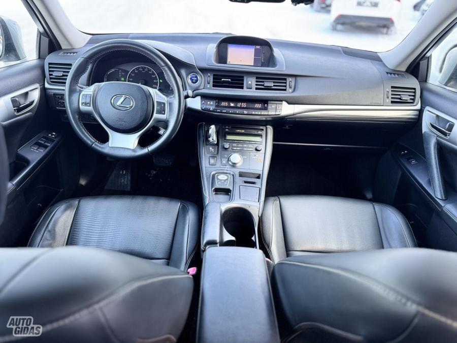 Grey Lexus CT 200h 2013 in Vilnius, with an engine capacity of 1.80 L and mileage of 159 thousand km for 9650 €, photo 12 on AUTOMOTO.COM.LV