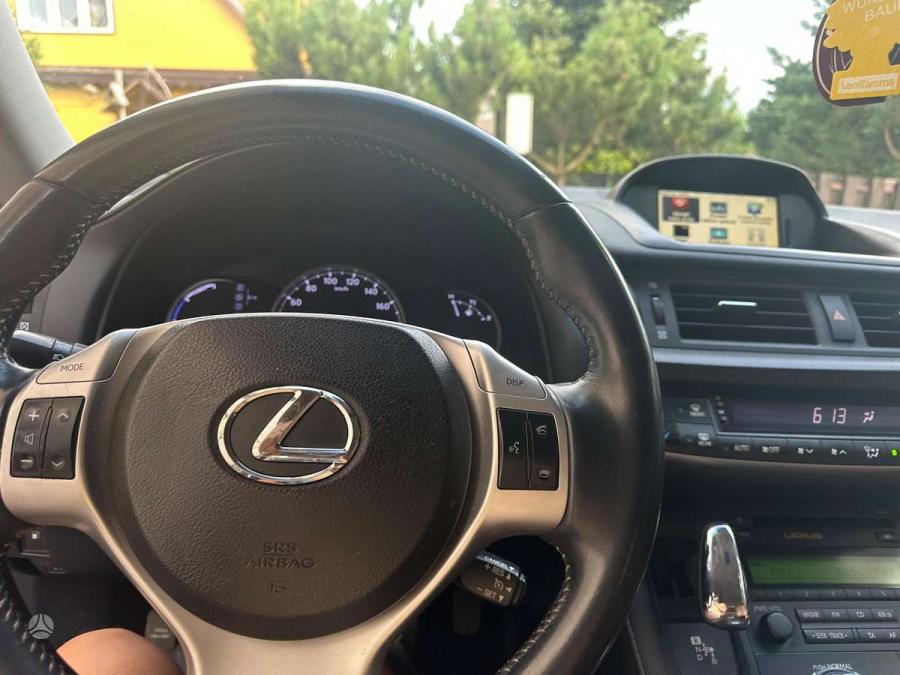 Pelēks Lexus CT 200h 2013 Kauņa, ar dzinēja tilpumu 1.80 L un nobraukumu 396 tūkst. km par 7700 €, foto 6 vietnē AUTOMOTO.COM.LV