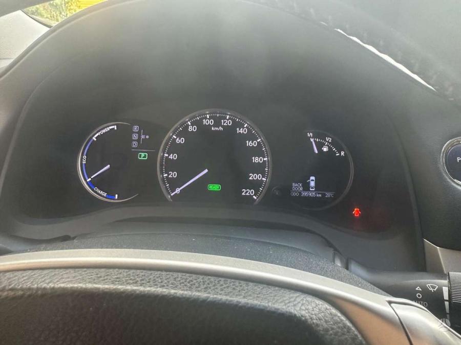 Pelēks Lexus CT 200h 2013 Kauņa, ar dzinēja tilpumu 1.80 L un nobraukumu 396 tūkst. km par 7700 €, foto 7 vietnē AUTOMOTO.COM.LV