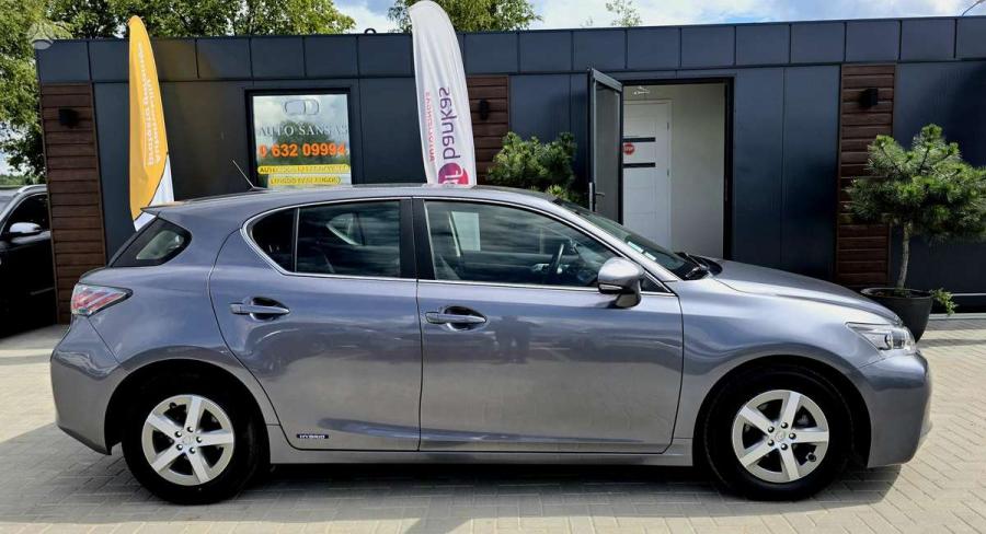 Pelēks Lexus CT 200h 2013 Tauragė, ar dzinēja tilpumu 1.80 L un nobraukumu 178 tūkst. km par 7900 €, foto 7 vietnē AUTOMOTO.COM.LV
