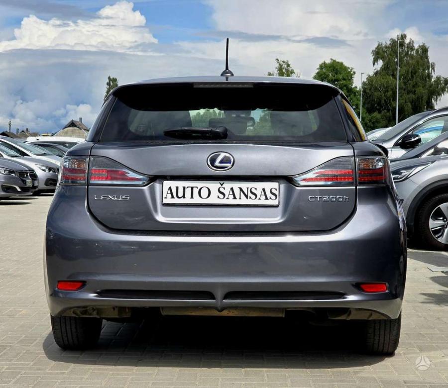 Pelēks Lexus CT 200h 2013 Tauragė, ar dzinēja tilpumu 1.80 L un nobraukumu 178 tūkst. km par 7900 €, foto 10 vietnē AUTOMOTO.COM.LV