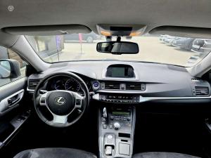 Pelēks Lexus CT 200h 2013 Tauragė, ar dzinēja tilpumu 1.80 L un nobraukumu 178 tūkst. km par 7900 €, foto 14 vietnē AUTOMOTO.COM.LV