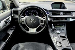 Pelēks Lexus CT 200h 2013 Tauragė, ar dzinēja tilpumu 1.80 L un nobraukumu 178 tūkst. km par 7900 €, foto 15 vietnē AUTOMOTO.COM.LV