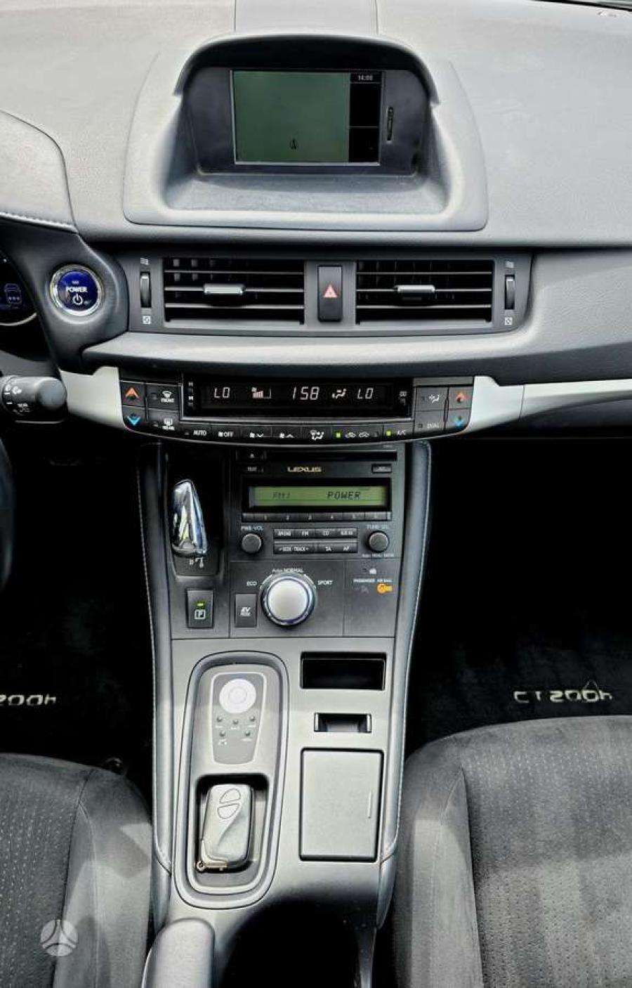 Pelēks Lexus CT 200h 2013 Tauragė, ar dzinēja tilpumu 1.80 L un nobraukumu 178 tūkst. km par 7900 €, foto 17 vietnē AUTOMOTO.COM.LV