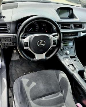 Pelēks Lexus CT 200h 2013 Tauragė, ar dzinēja tilpumu 1.80 L un nobraukumu 178 tūkst. km par 7900 €, foto 20 vietnē AUTOMOTO.COM.LV