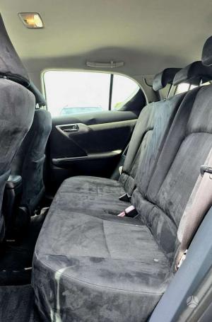 Pelēks Lexus CT 200h 2013 Tauragė, ar dzinēja tilpumu 1.80 L un nobraukumu 178 tūkst. km par 7900 €, foto 22 vietnē AUTOMOTO.COM.LV
