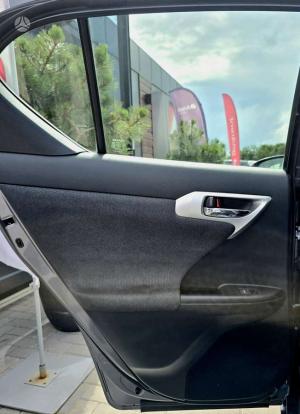 Pelēks Lexus CT 200h 2013 Tauragė, ar dzinēja tilpumu 1.80 L un nobraukumu 178 tūkst. km par 7900 €, foto 27 vietnē AUTOMOTO.COM.LV