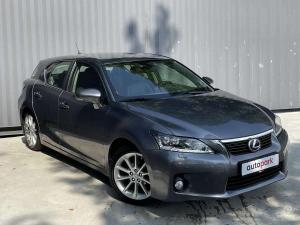Pelēks Lexus CT 200h 2013 Viļņa, ar dzinēja tilpumu 1.80 L un nobraukumu 42 tūkst. km par 10999 €, foto 3 vietnē AUTOMOTO.COM.LV