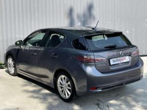Pelēks Lexus CT 200h 2013 Viļņa, ar dzinēja tilpumu 1.80 L un nobraukumu 42 tūkst. km par 10999 €, foto 5 vietnē AUTOMOTO.COM.LV