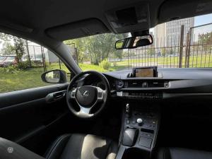 Pelēks Lexus CT 200h 2013 Viļņa, ar dzinēja tilpumu 1.80 L un nobraukumu 42 tūkst. km par 10999 €, foto 7 vietnē AUTOMOTO.COM.LV