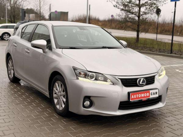 Pelēks Lexus CT 200h 2014 Viļņa, ar dzinēja tilpumu 1.80 L un nobraukumu 211 tūkst. km par 9350 €, foto 3 vietnē AUTOMOTO.COM.LV
