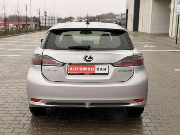 Pelēks Lexus CT 200h 2014 Viļņa, ar dzinēja tilpumu 1.80 L un nobraukumu 211 tūkst. km par 9350 €, foto 6 vietnē AUTOMOTO.COM.LV