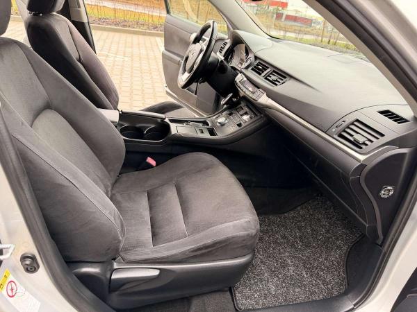 Pelēks Lexus CT 200h 2014 Viļņa, ar dzinēja tilpumu 1.80 L un nobraukumu 211 tūkst. km par 9350 €, foto 10 vietnē AUTOMOTO.COM.LV