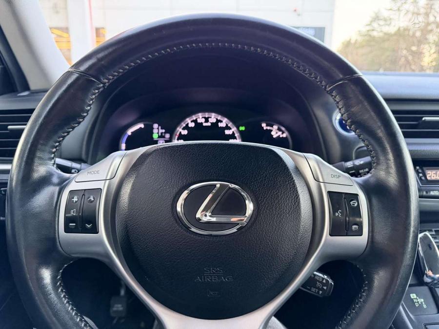 Pelēks Lexus CT 200h 2014 Viļņa, ar dzinēja tilpumu 1.80 L un nobraukumu 211 tūkst. km par 8950 €, foto 20 vietnē AUTOMOTO.COM.LV