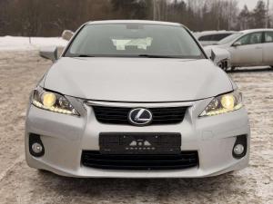 Pelēks Lexus CT 200h 2014 Viļņa, ar dzinēja tilpumu 1.80 L un nobraukumu 211 tūkst. km par 8200 €, foto 3 vietnē AUTOMOTO.COM.LV
