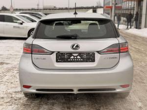 Pelēks Lexus CT 200h 2014 Viļņa, ar dzinēja tilpumu 1.80 L un nobraukumu 211 tūkst. km par 8200 €, foto 8 vietnē AUTOMOTO.COM.LV