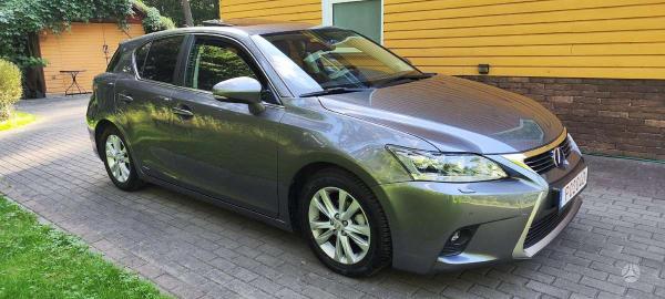 Pelēks Lexus CT 200h 2014 Viļņa, ar dzinēja tilpumu 1.80 L un nobraukumu 189 tūkst. km par 12900 €, foto 1 vietnē AUTOMOTO.COM.LV
