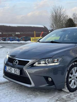 Grey Lexus CT 200h 2014 in Vilnius, with an engine capacity of 1.80 L and mileage of 336 thousand km for 8800 €, photo 2 on AUTOMOTO.COM.LV