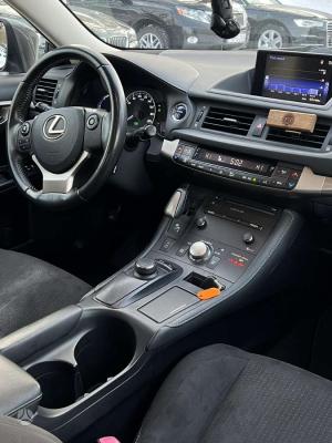 Grey Lexus CT 200h 2014 in Vilnius, with an engine capacity of 1.80 L and mileage of 336 thousand km for 8800 €, photo 8 on AUTOMOTO.COM.LV