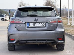 Grey Lexus CT 200h 2014 in Vilnius, with an engine capacity of 1.80 L and mileage of 336 thousand km for 8800 €, photo 3 on AUTOMOTO.COM.LV