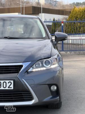 Grey Lexus CT 200h 2014 in Vilnius, with an engine capacity of 1.80 L and mileage of 336 thousand km for 8800 €, photo 8 on AUTOMOTO.COM.LV