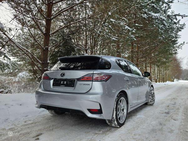 Pelēks Lexus CT 200h 2015 Kauņa, ar dzinēja tilpumu 1.80 L un nobraukumu 250 tūkst. km par 10999 €, foto 5 vietnē AUTOMOTO.COM.LV