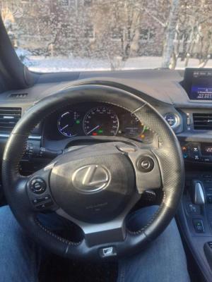 Grey Lexus CT 200h 2015 in Kaunas, with an engine capacity of 1.80 L and mileage of 220 thousand km for 9200 €, photo 4 on AUTOMOTO.COM.LV