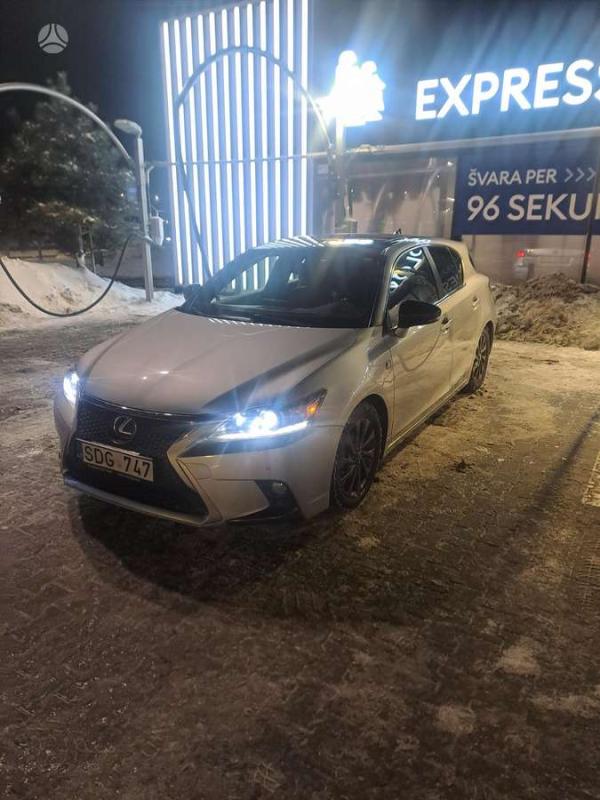 Grey Lexus CT 200h 2015 in Kaunas, with an engine capacity of 1.80 L and mileage of 220 thousand km for 9200 €, photo 6 on AUTOMOTO.COM.LV