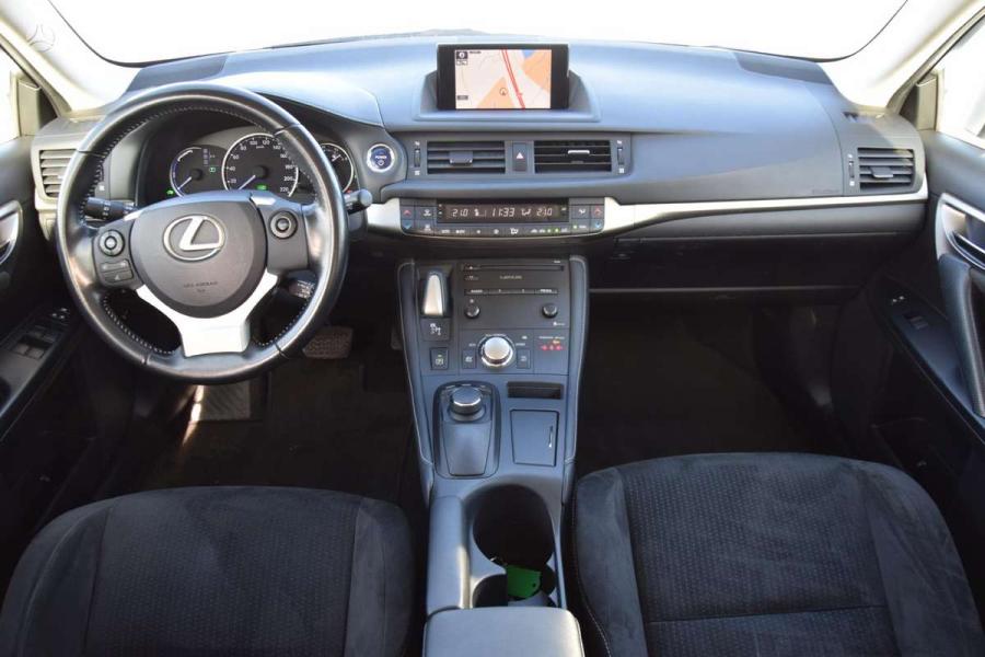 Pelēks Lexus CT 200h 2015 Viļņa, ar dzinēja tilpumu 1.80 L un nobraukumu 243 tūkst. km par 9999 €, foto 16 vietnē AUTOMOTO.COM.LV