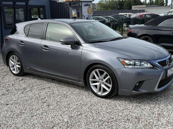 Grey Lexus CT 200h 2015 in Kretinga, with an engine capacity of 1.80 L and mileage of 108 thousand km for 12499 €, photo 4 on AUTOMOTO.COM.LV