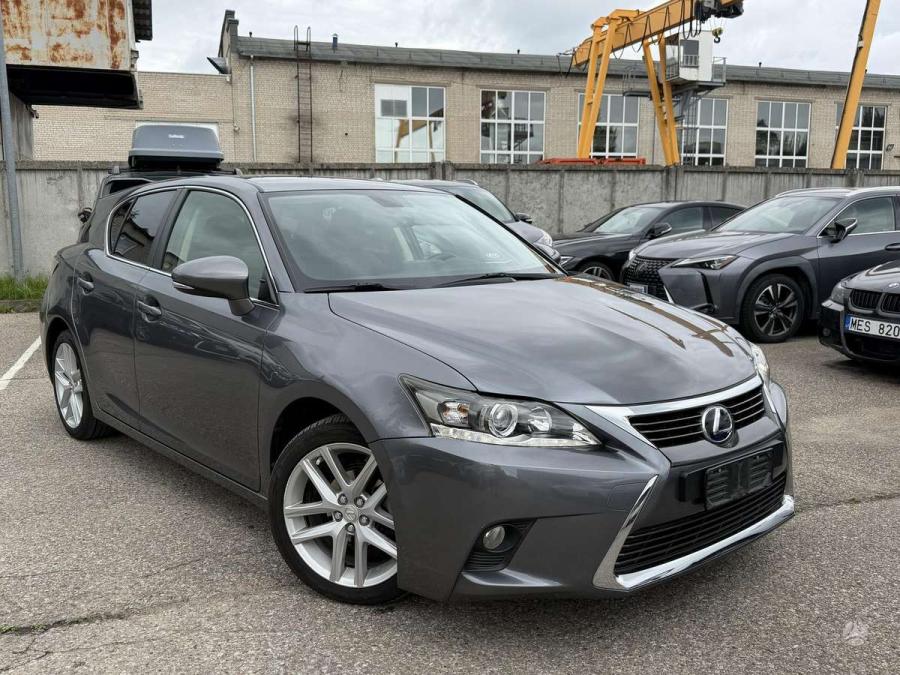 Grey Lexus CT 200h 2015 in Vilnius, with an engine capacity of 1.80 L and mileage of 195 thousand km for 11200 €, photo 5 on AUTOMOTO.COM.LV