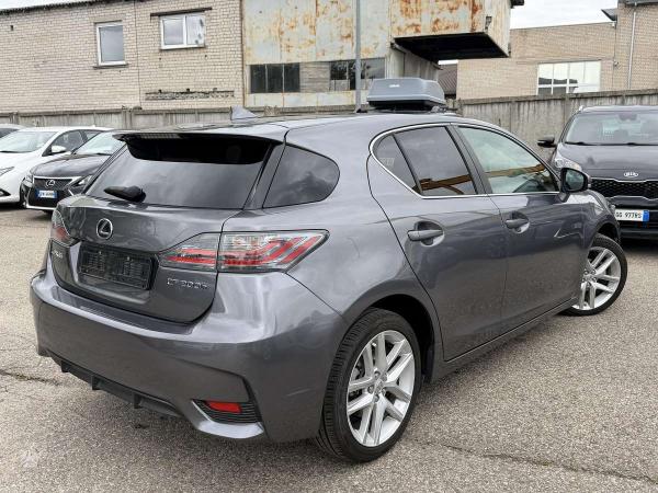 Grey Lexus CT 200h 2015 in Vilnius, with an engine capacity of 1.80 L and mileage of 195 thousand km for 11200 €, photo 6 on AUTOMOTO.COM.LV