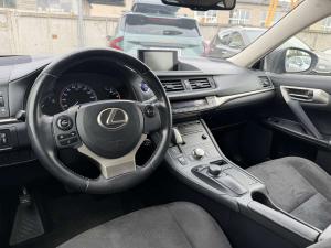 Grey Lexus CT 200h 2015 in Vilnius, with an engine capacity of 1.80 L and mileage of 195 thousand km for 11200 €, photo 15 on AUTOMOTO.COM.LV