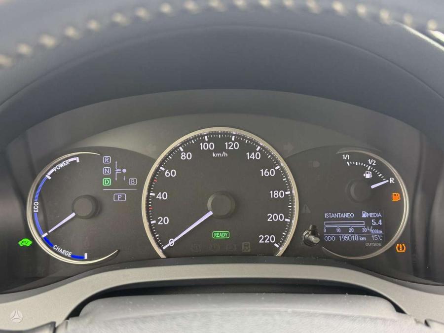 Grey Lexus CT 200h 2015 in Vilnius, with an engine capacity of 1.80 L and mileage of 195 thousand km for 11200 €, photo 23 on AUTOMOTO.COM.LV