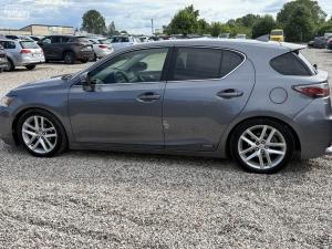 Grey Lexus CT 200h 2015 in Kretinga, with an engine capacity of 1.80 L and mileage of 108 thousand km for 12499 €, photo 8 on AUTOMOTO.COM.LV