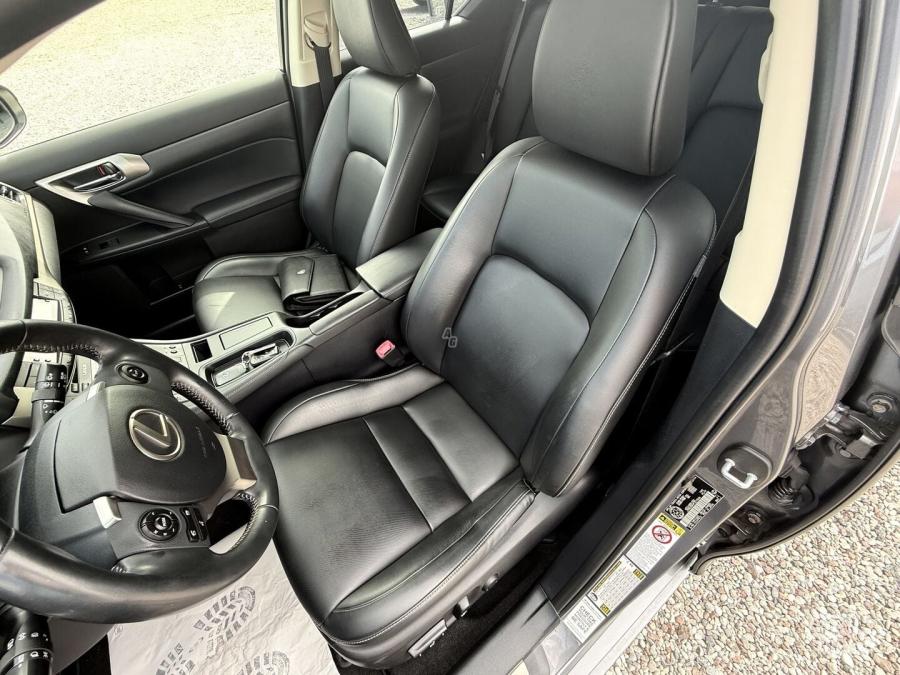 Grey Lexus CT 200h 2015 in Kretinga, with an engine capacity of 1.80 L and mileage of 108 thousand km for 12499 €, photo 19 on AUTOMOTO.COM.LV