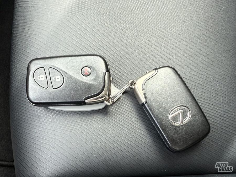 Grey Lexus CT 200h 2015 in Kretinga, with an engine capacity of 1.80 L and mileage of 108 thousand km for 12499 €, photo 22 on AUTOMOTO.COM.LV