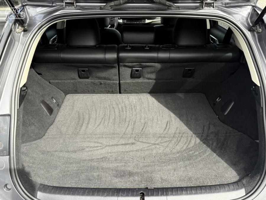 Grey Lexus CT 200h 2015 in Kretinga, with an engine capacity of 1.80 L and mileage of 108 thousand km for 12499 €, photo 27 on AUTOMOTO.COM.LV