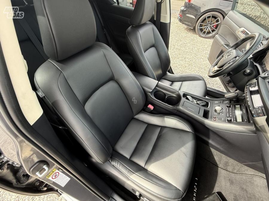 Grey Lexus CT 200h 2015 in Kretinga, with an engine capacity of 1.80 L and mileage of 108 thousand km for 12499 €, photo 31 on AUTOMOTO.COM.LV