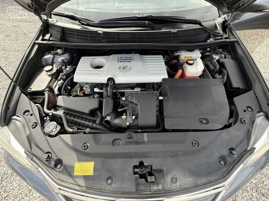 Grey Lexus CT 200h 2015 in Kretinga, with an engine capacity of 1.80 L and mileage of 108 thousand km for 12499 €, photo 34 on AUTOMOTO.COM.LV